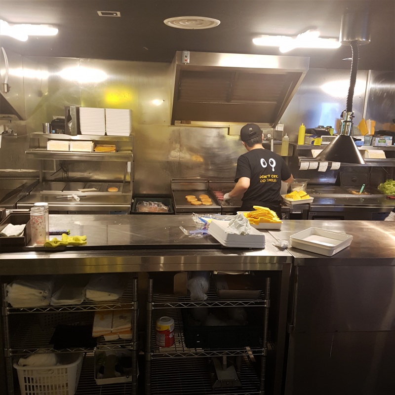 Seoul Food: Cry Cheese Burger, In-N-Out Burger done Gangnam Style